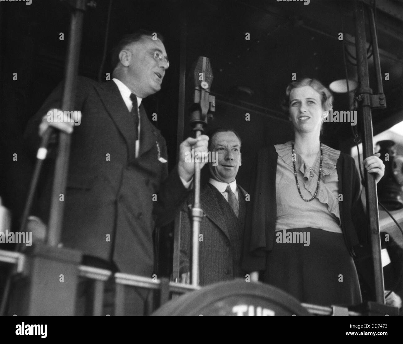 Franklin Roosevelt speaking from a train at Redding, California. Sept ...