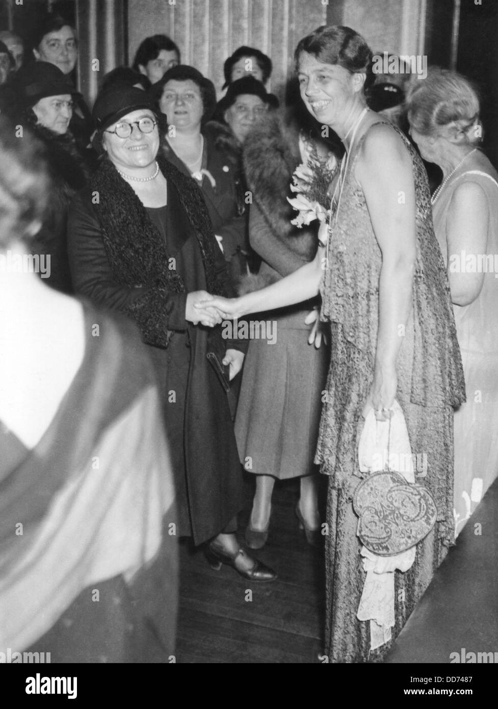 Evening gown 1930s hi-res stock photography and images - Alamy