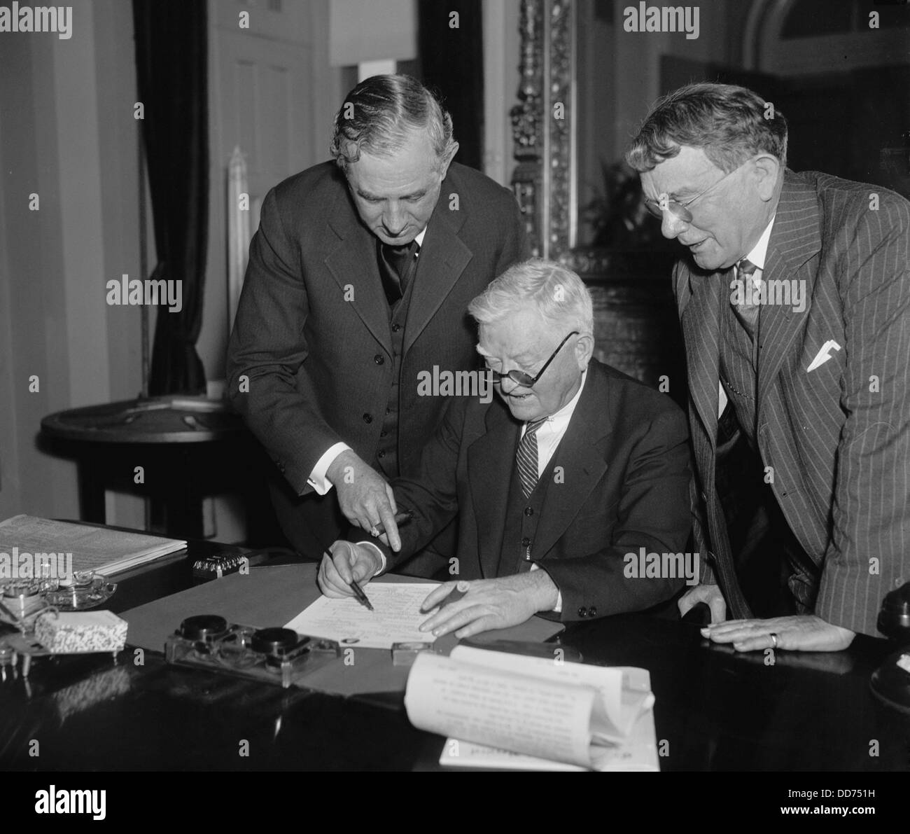 John connally bill hi-res stock photography and images - Alamy
