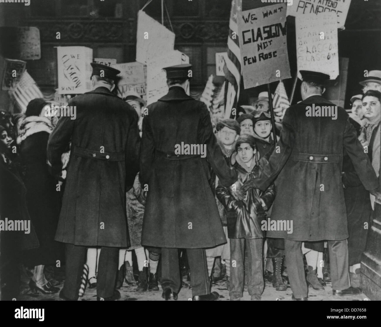 Protest against school integration in Saint Louis, March 1933. White ...