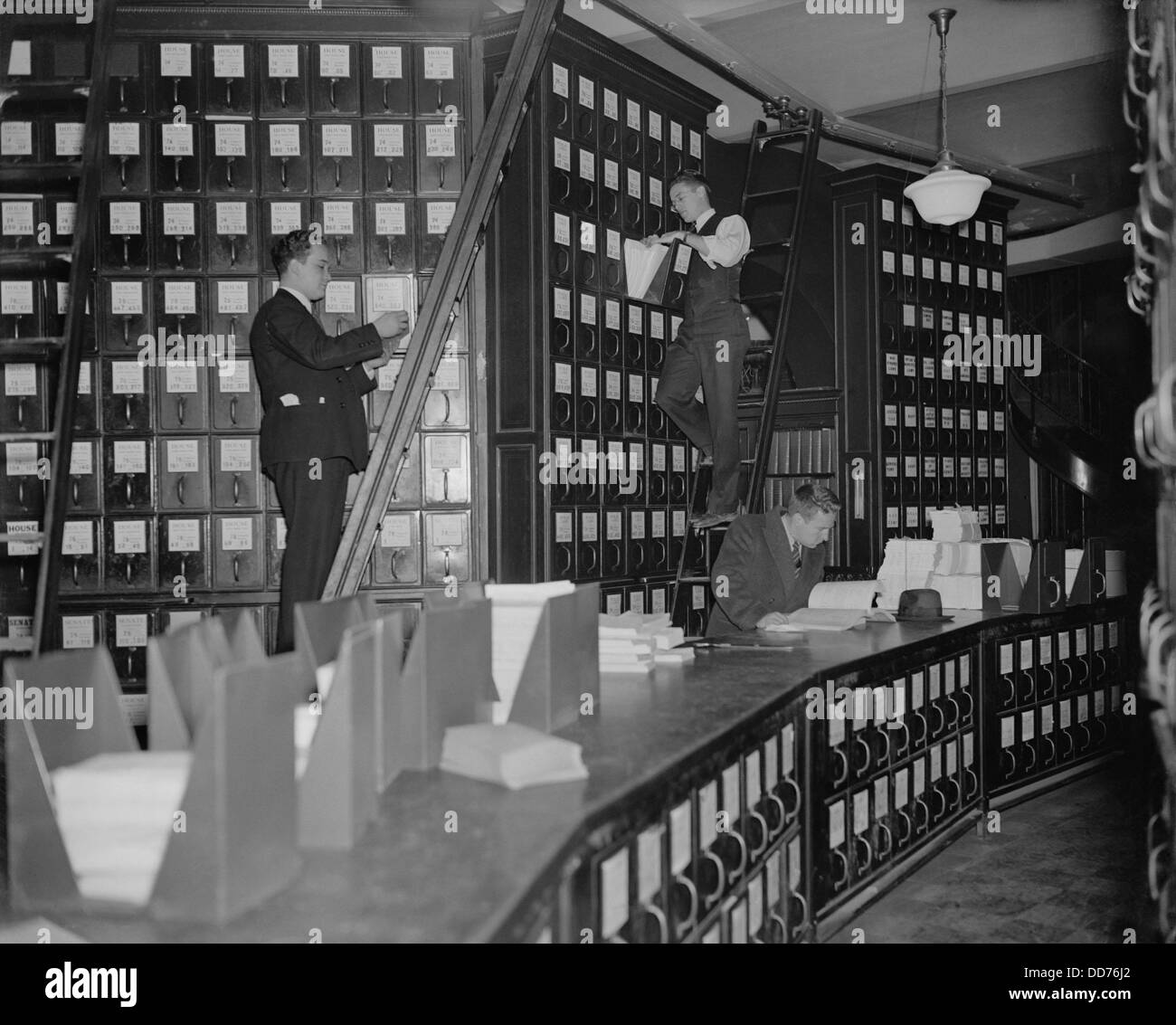 ** file in nov Black and White Stock Photos & Images - Alamy