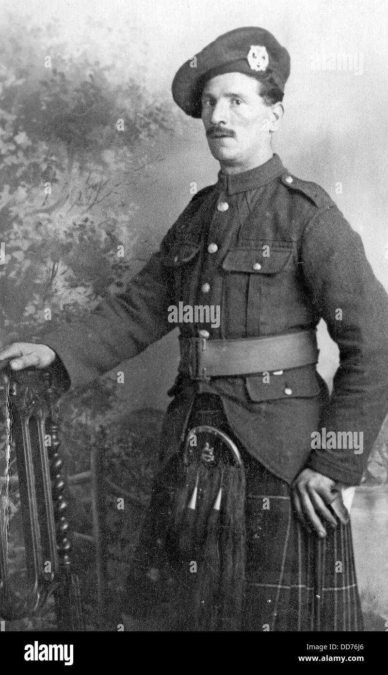 Kilt soldier hi-res stock photography and images - Alamy