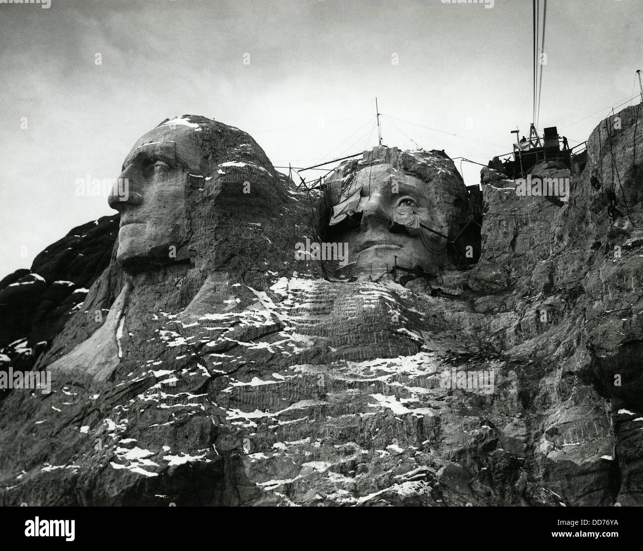 Mount rushmore workers hi-res stock photography and images - Alamy