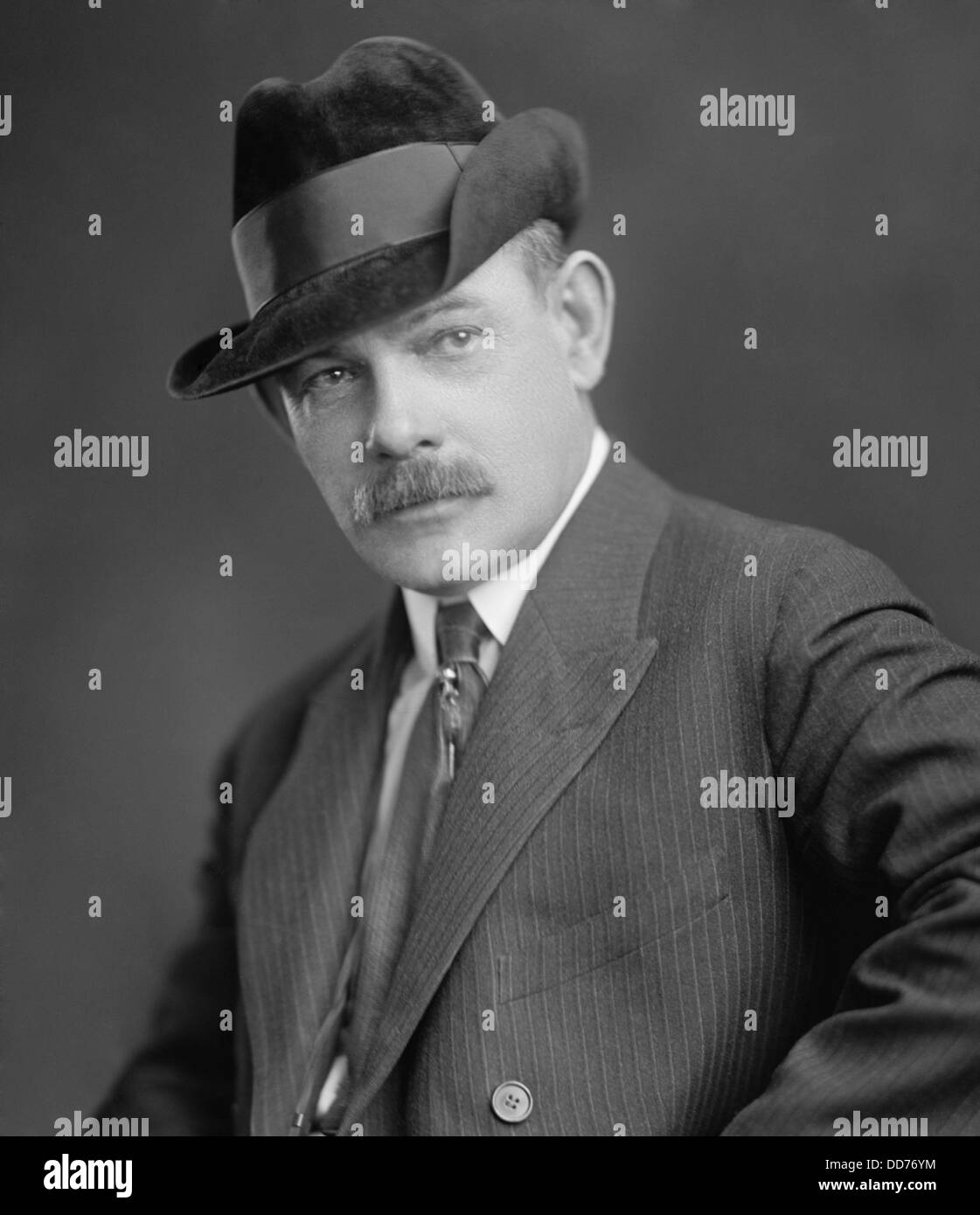 Gutzon Borglum, Danish American sculptor who designed and led the ...