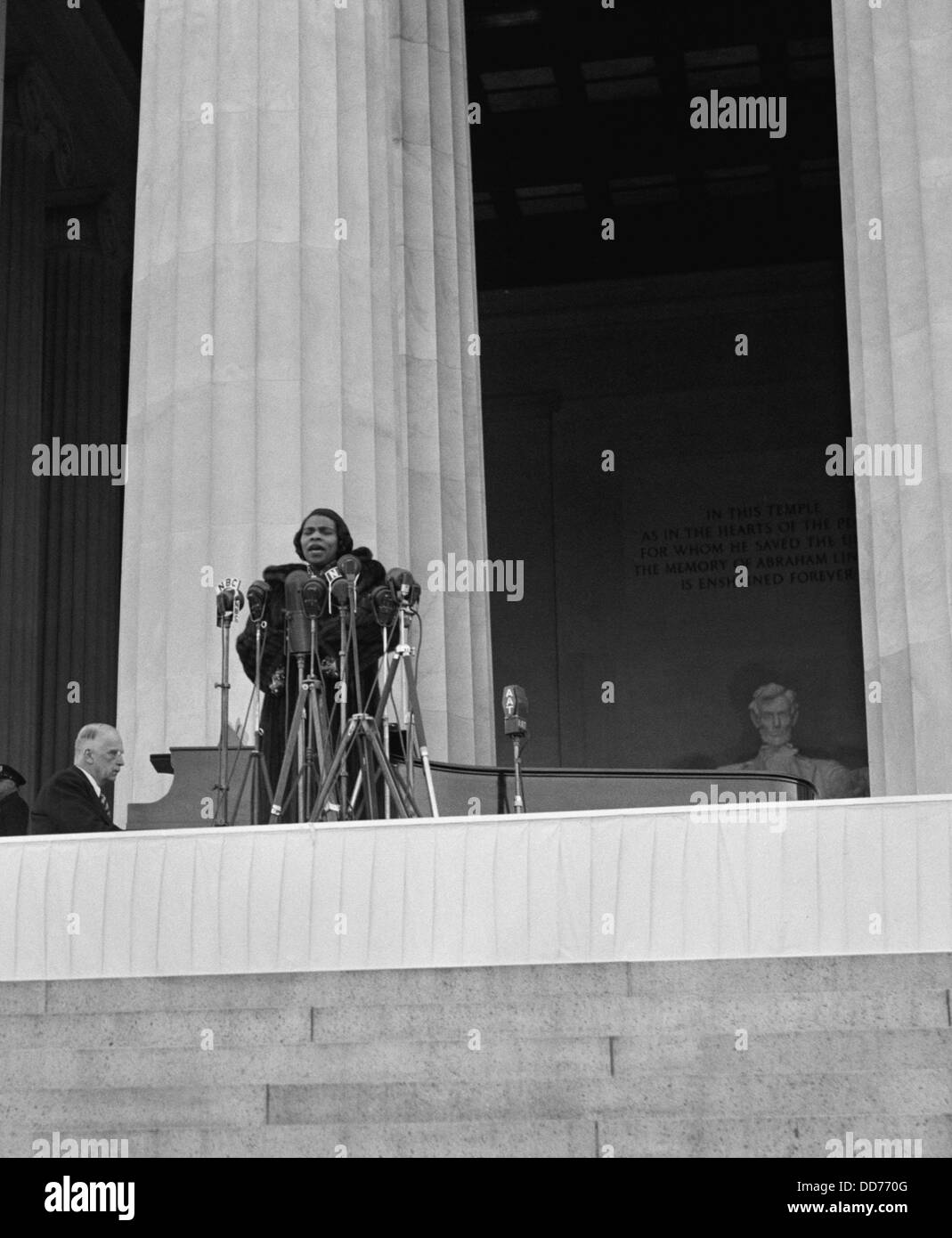 Marian Anderson Singing At Her Concert At The Lincoln Memorial April 9