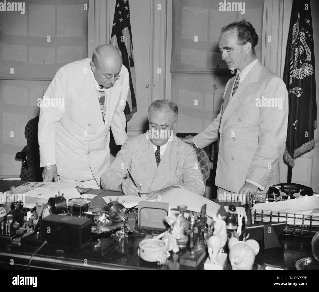 Franklin roosevelt signs bill hi-res stock photography and images - Alamy