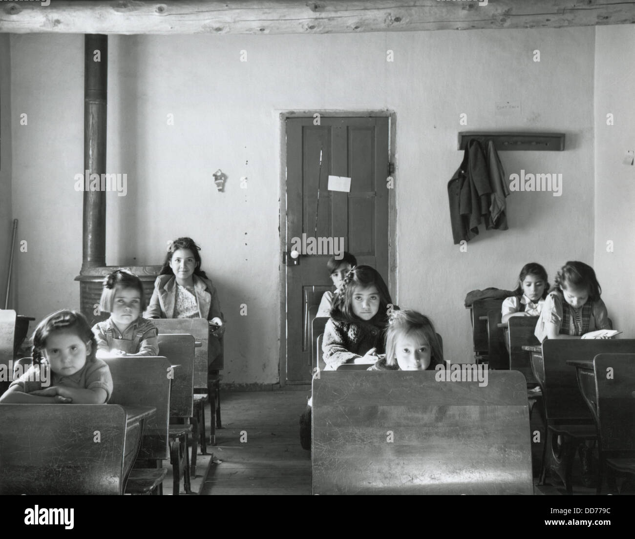 American rural 1940s school house hi-res stock photography and images ...