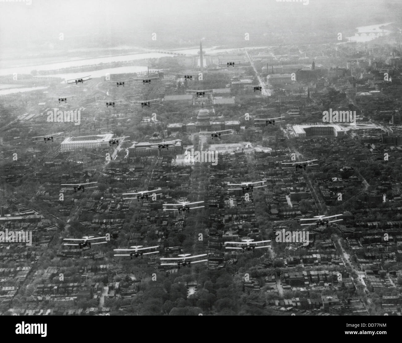 Airplanes of 2nd Bombardment Group in formation over Washington, D.C ...