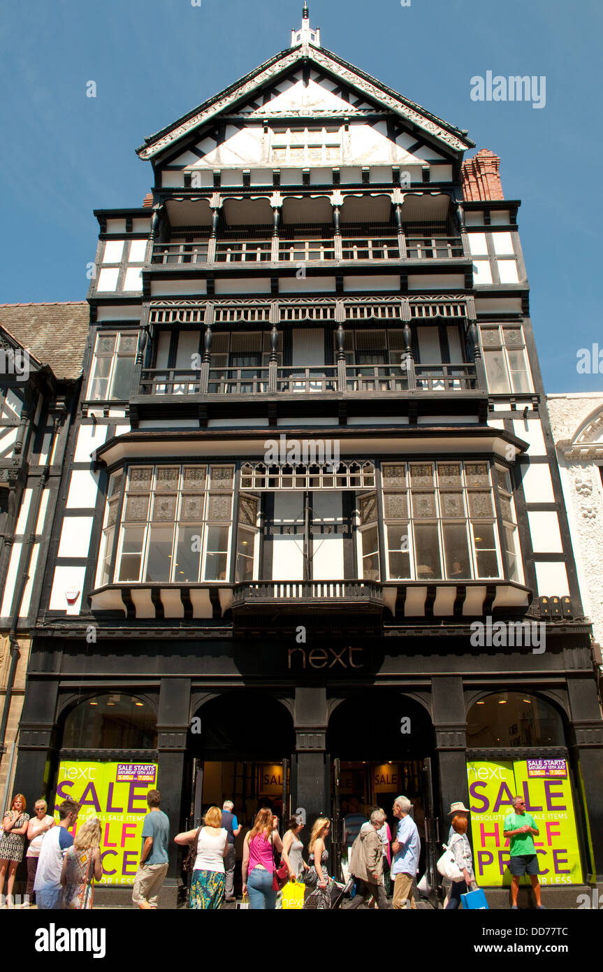 Tudor revival architecture hi-res stock photography and images - Alamy