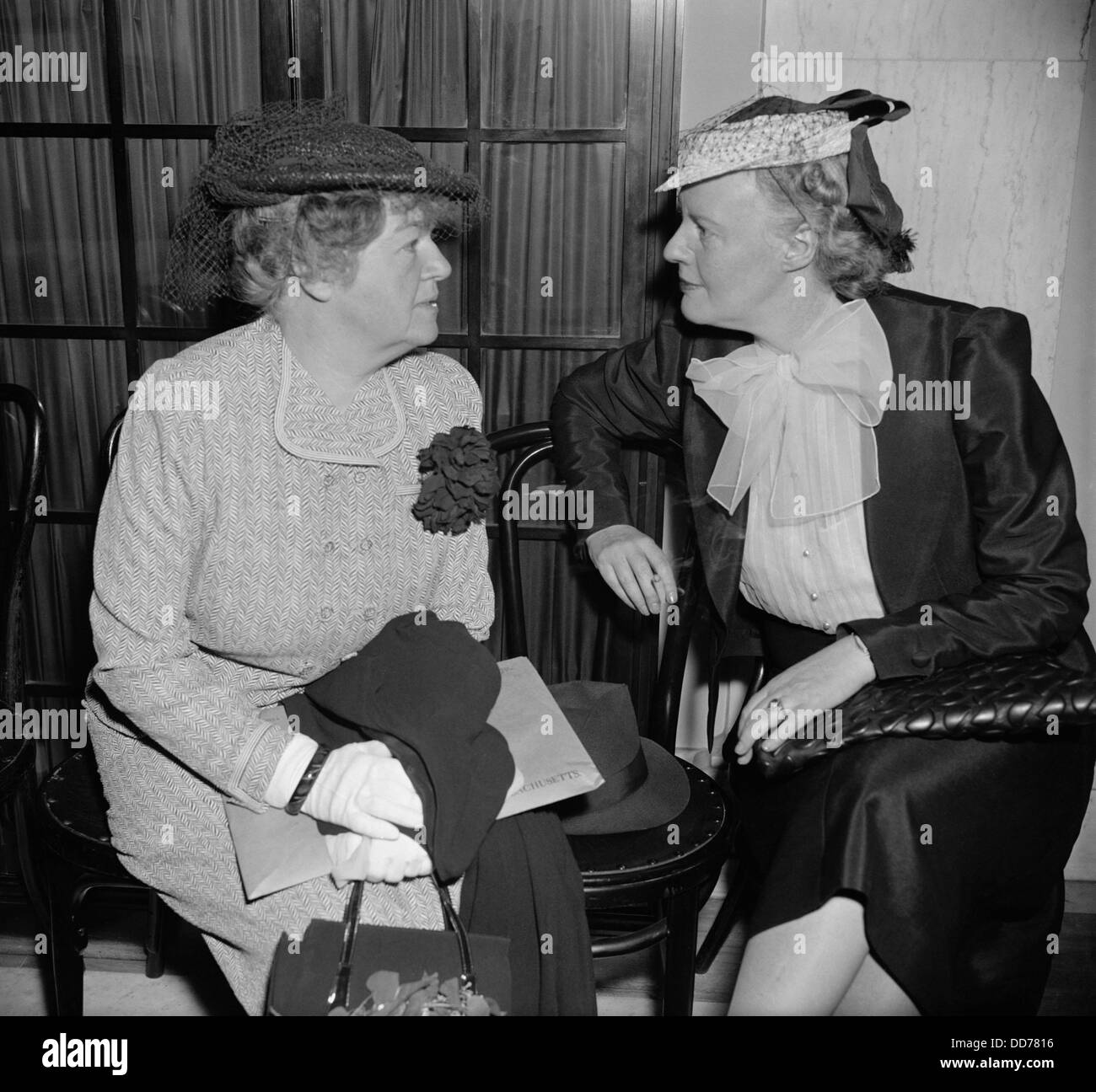 Edith thompson Black and White Stock Photos & Images - Alamy