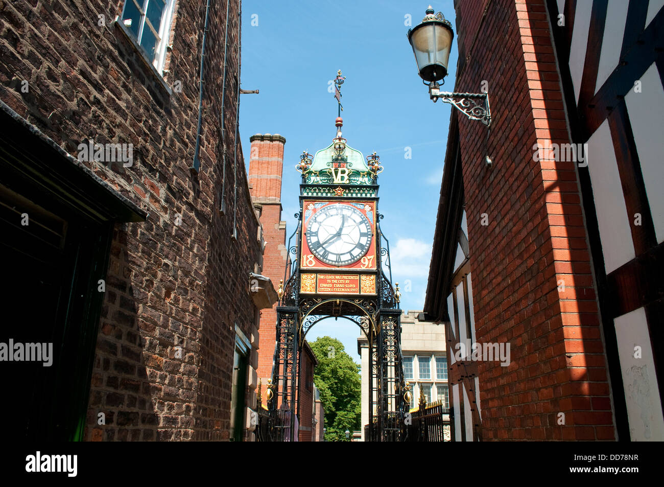 City walls chester uk hi-res stock photography and images - Alamy