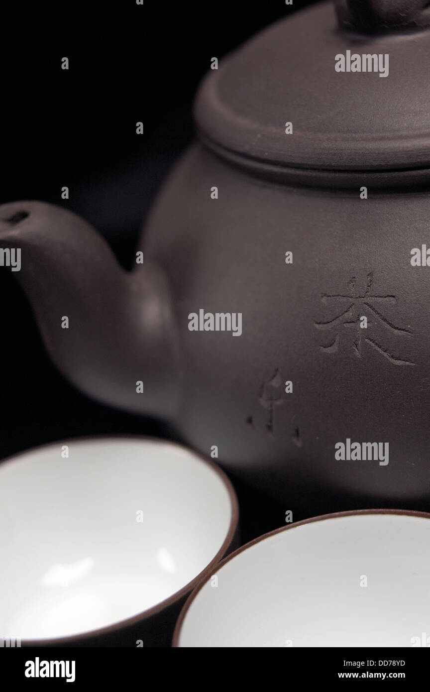 chinese jasmine tea pot and cups Stock Photo - Alamy