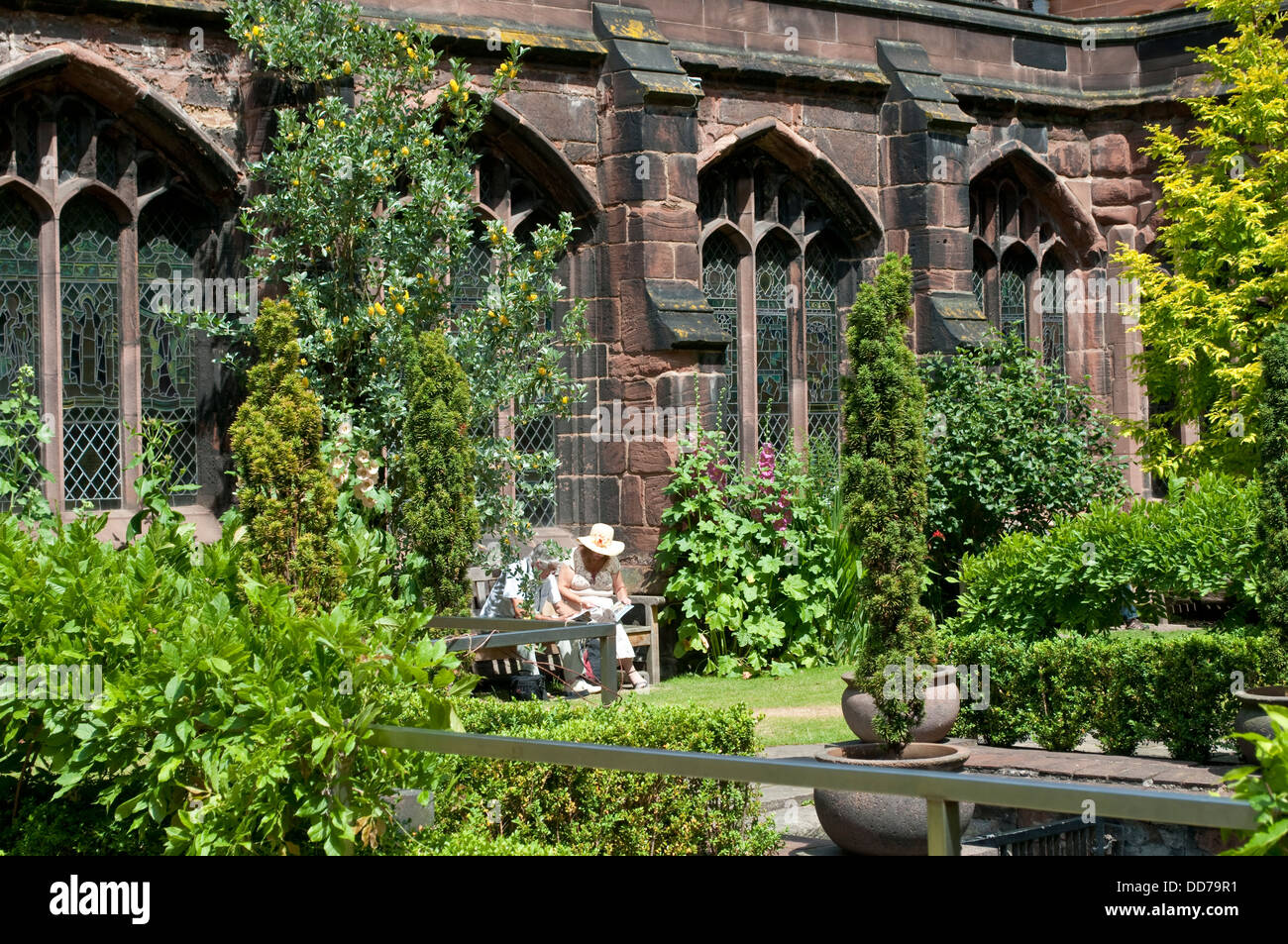 Chester cathedral cloister hi-res stock photography and images - Alamy