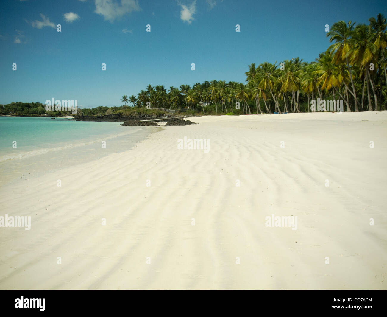 Empty white sand beach on paradise island Stock Photo - Alamy