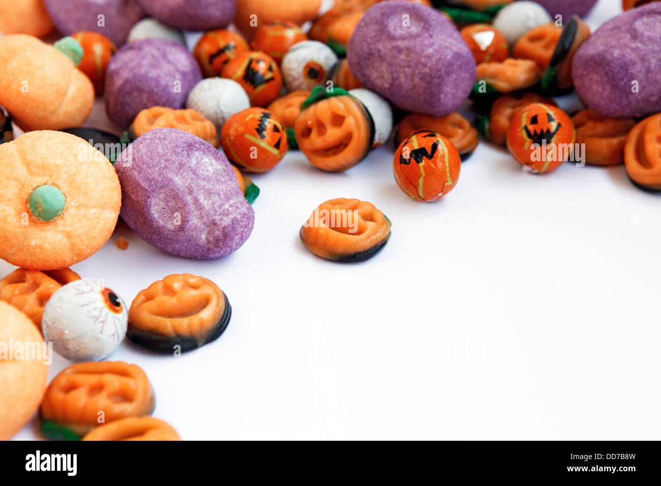 Halloween candy hi-res stock photography and images - Alamy