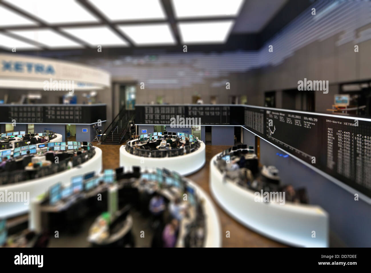 Stock market office interior hi-res stock photography and images - Alamy