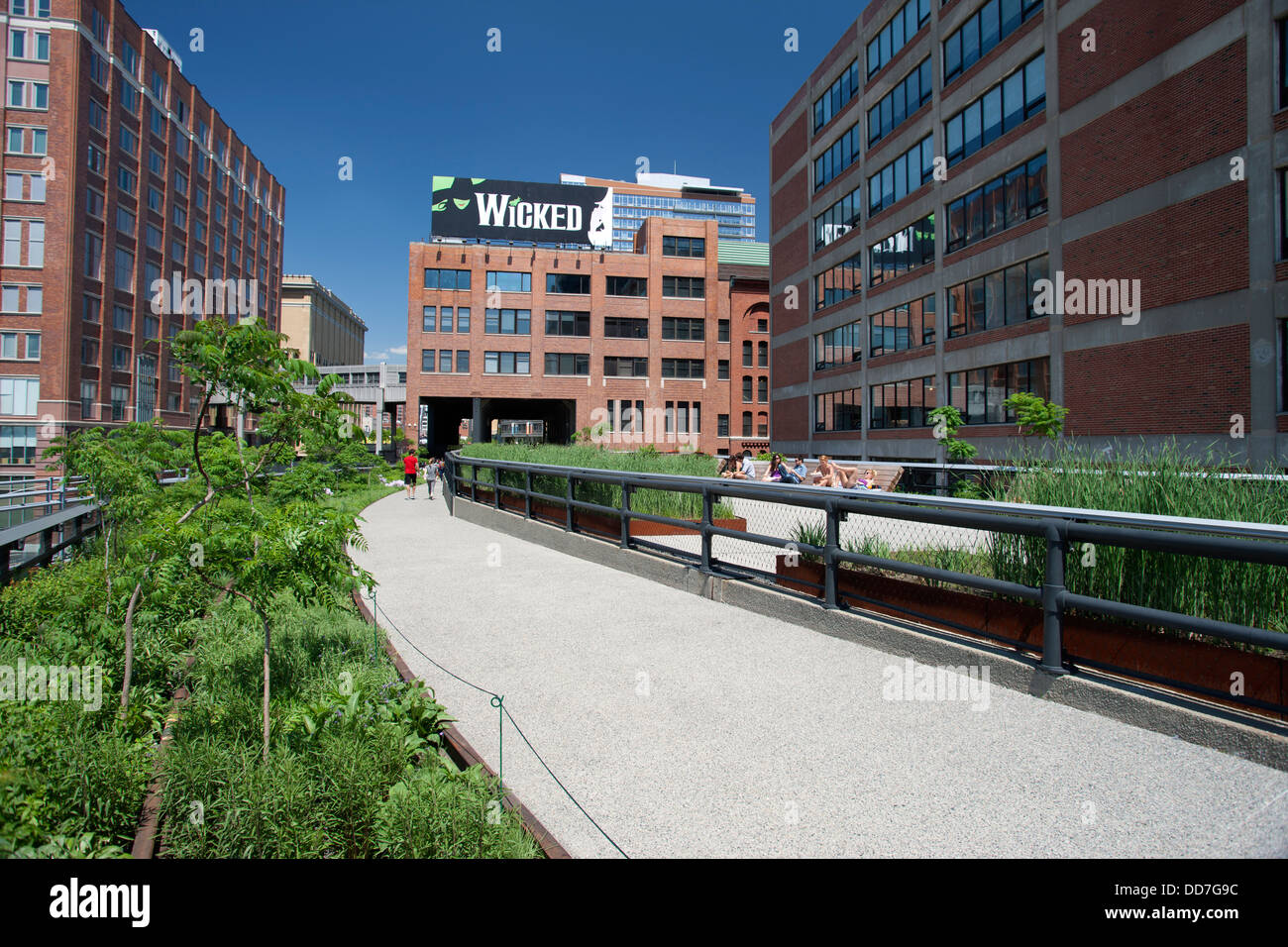 HIGH LINE ELEVATED PARK CHELSEA MANHATTAN NEW YORK CITY USA Stock Photo ...