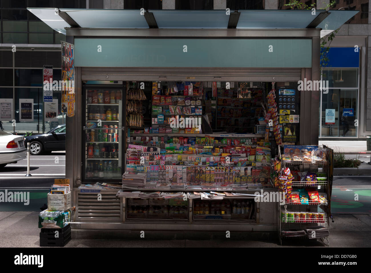 News stand hi-res stock photography and images - Alamy