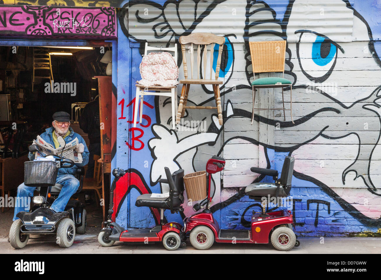 England, London, Shoreditch, Brick Lane, Wall Mural Stock Photo - Alamy