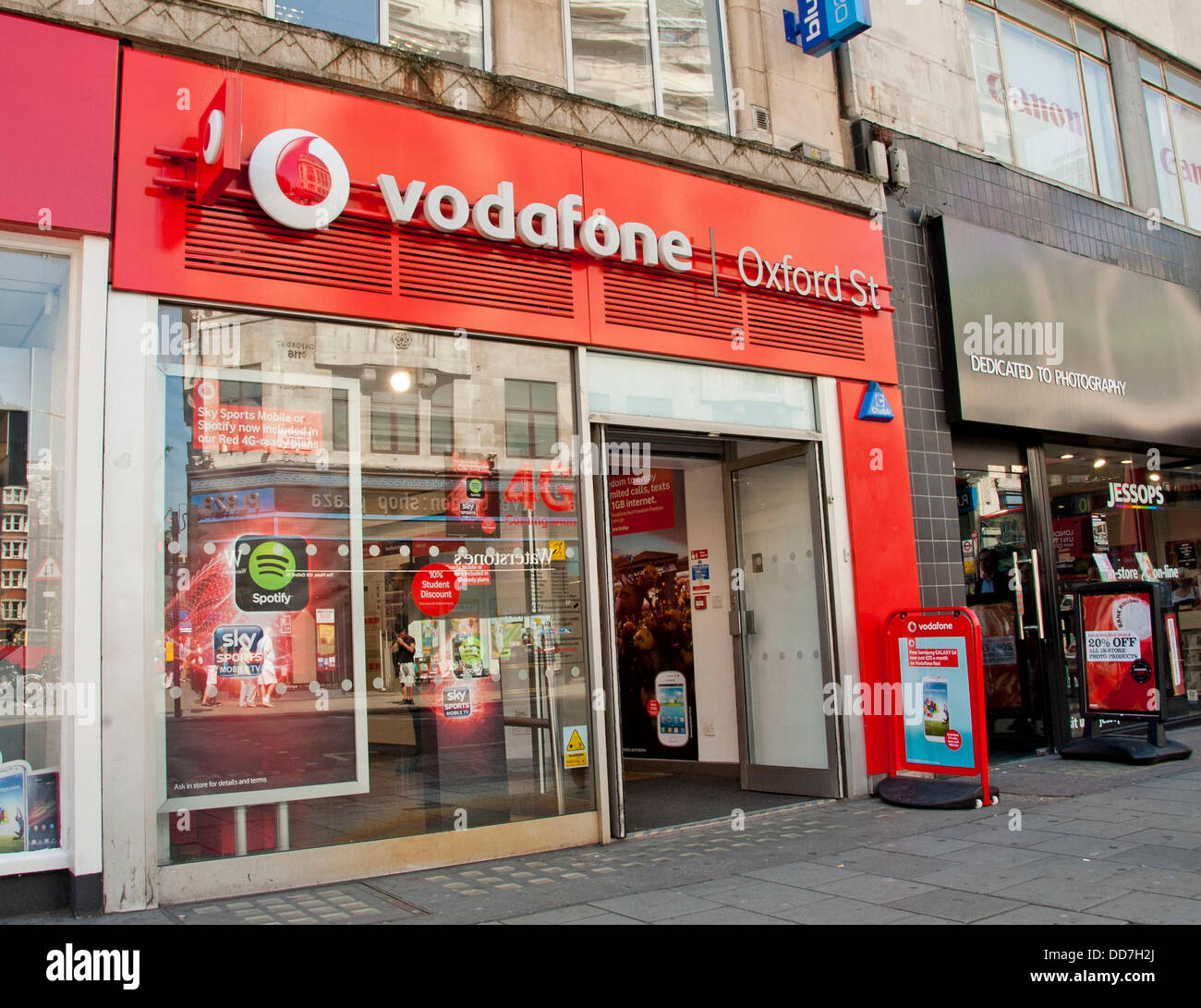 London, UK. 28th Aug, 2013. The Vodafone shop on Oxford Street. On the ...