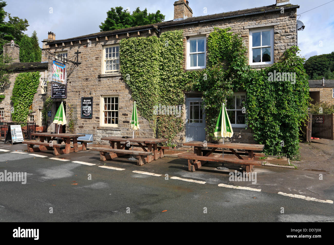 The green dragon inn hi-res stock photography and images - Alamy
