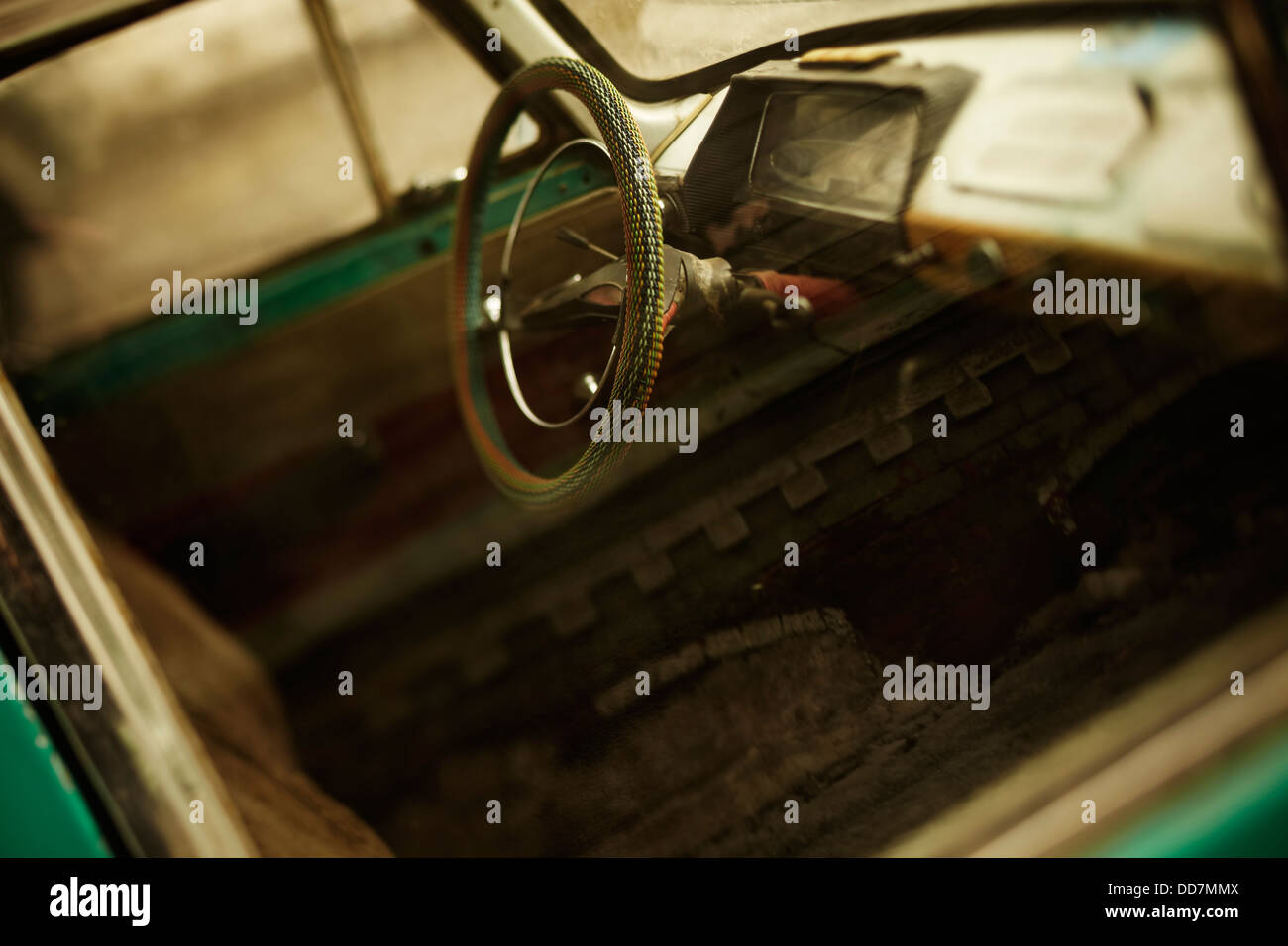 Gear shift vintage car hi-res stock photography and images - Alamy
