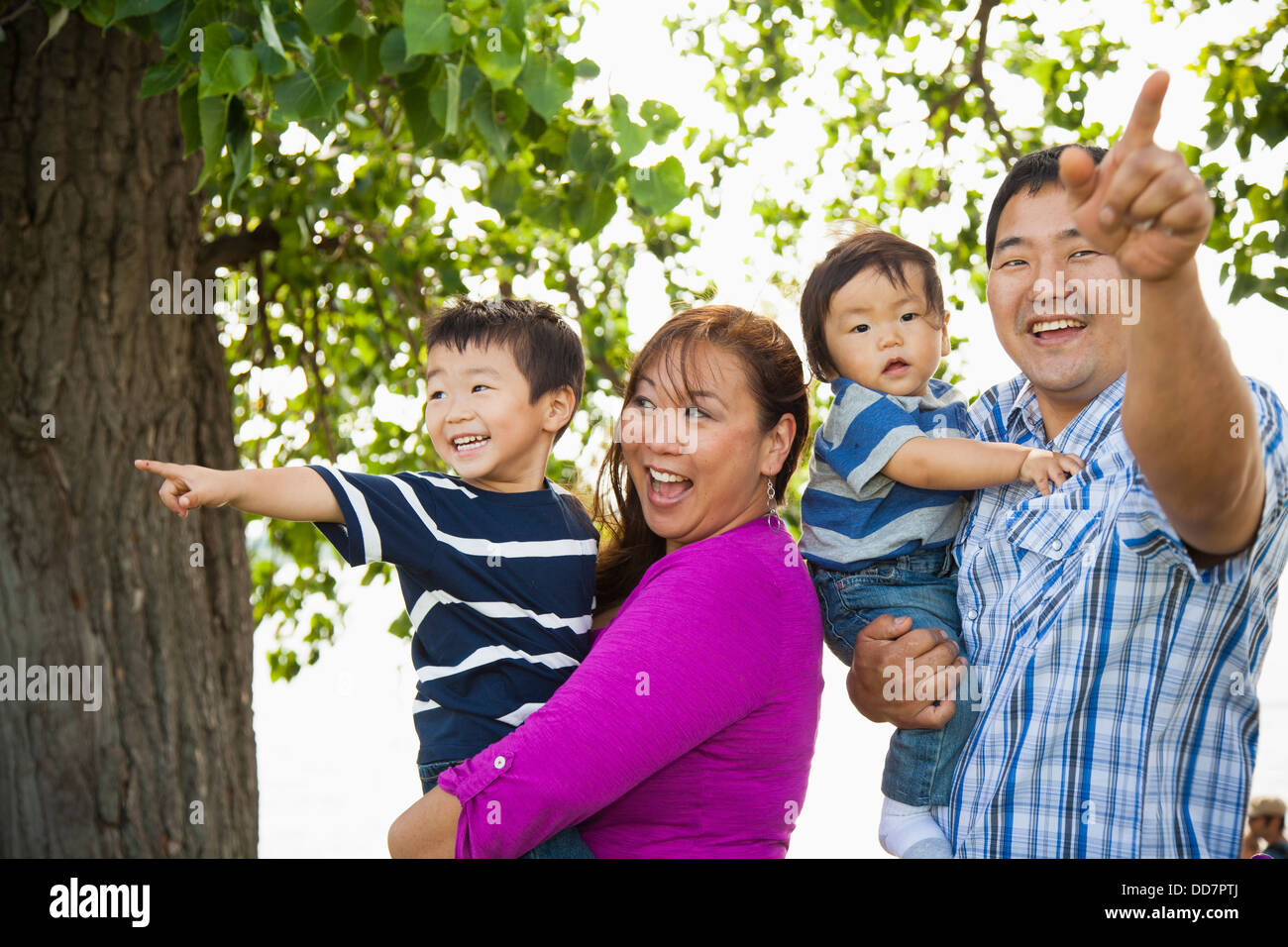 Japanese family hi-res stock photography and images - Alamy