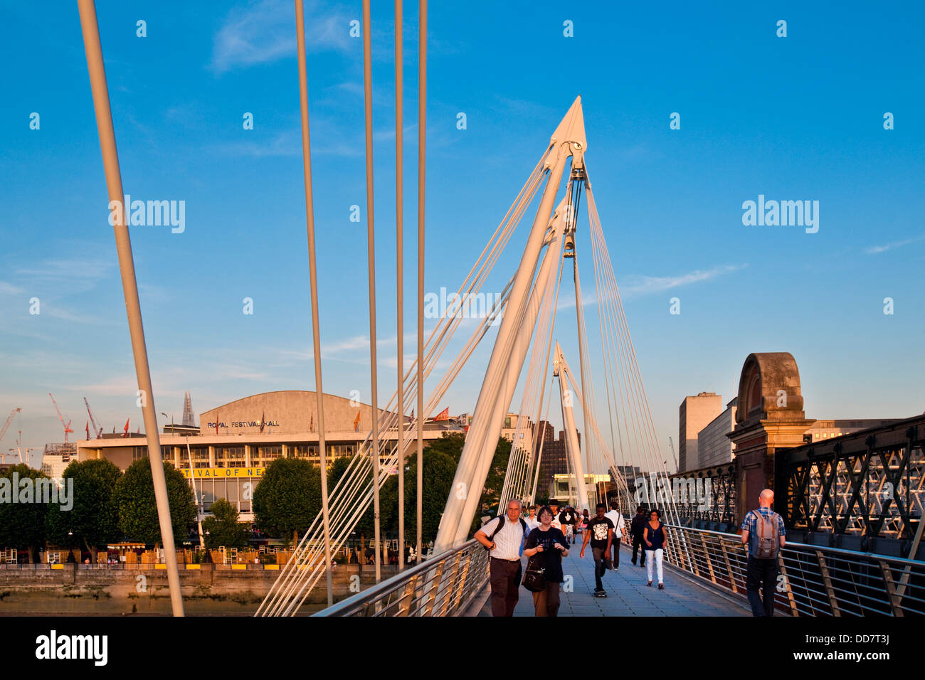 People crossing bridges hi-res stock photography and images - Alamy