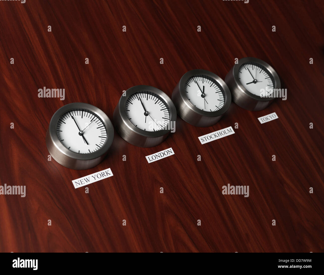 Time zone difference hi-res stock photography and images - Alamy