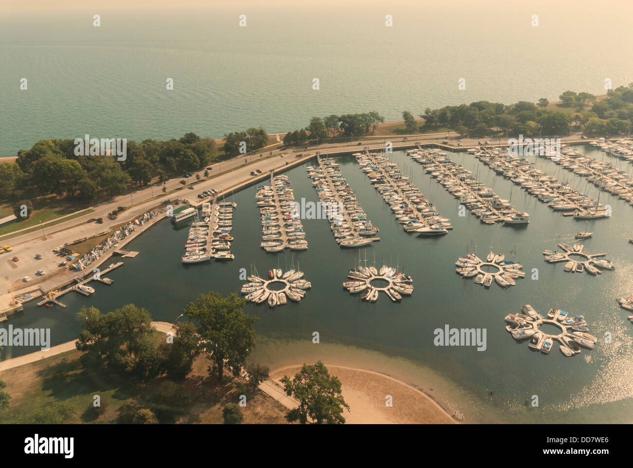 Chicago skyline wide hi-res stock photography and images - Alamy