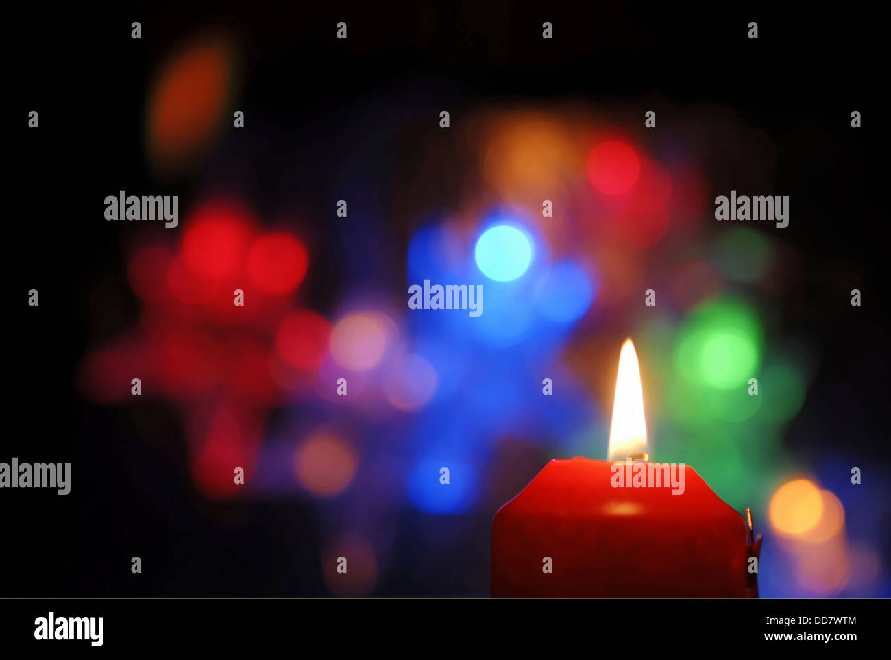 red Christmas candle Stock Photo - Alamy