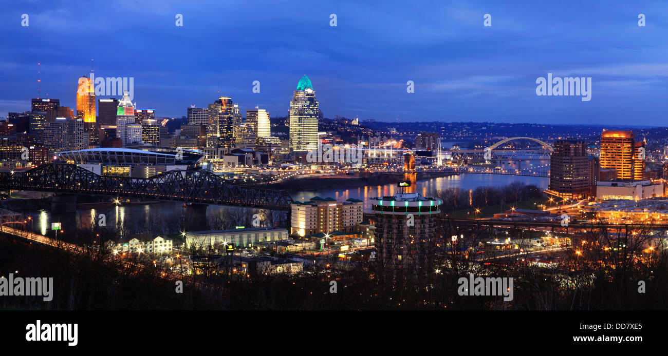 A Winter's Eve After Sunset AlongThe Ohio River Where It Separates Ohio ...