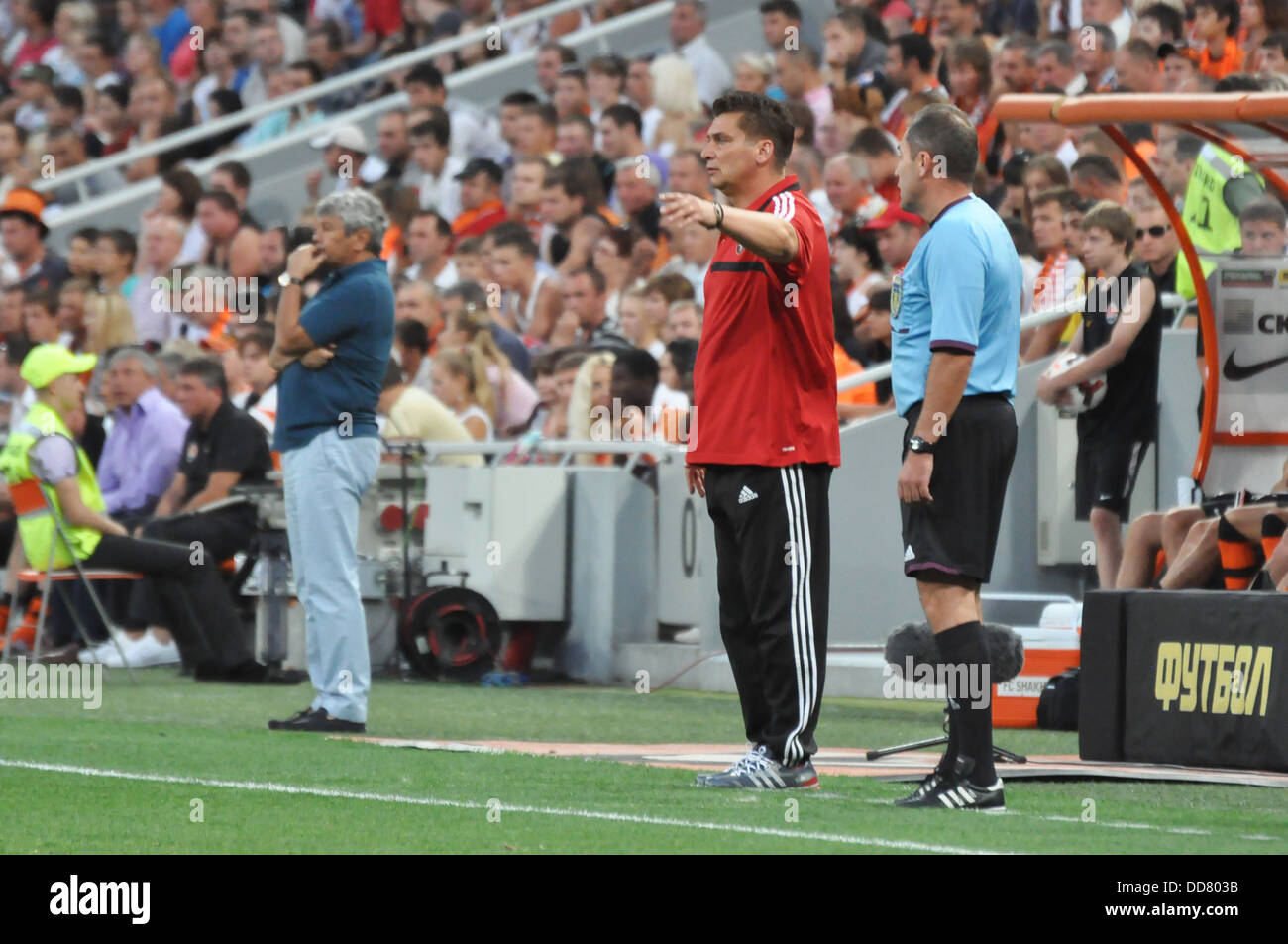 The coaches of two teams Stock Photo - Alamy