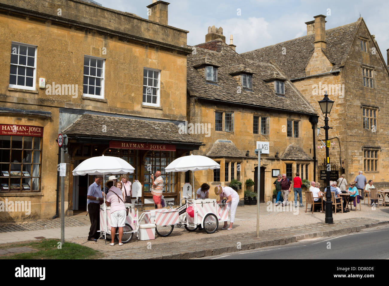 Broadway cotswolds village worcestershire england uk gb Stock Photo - Alamy