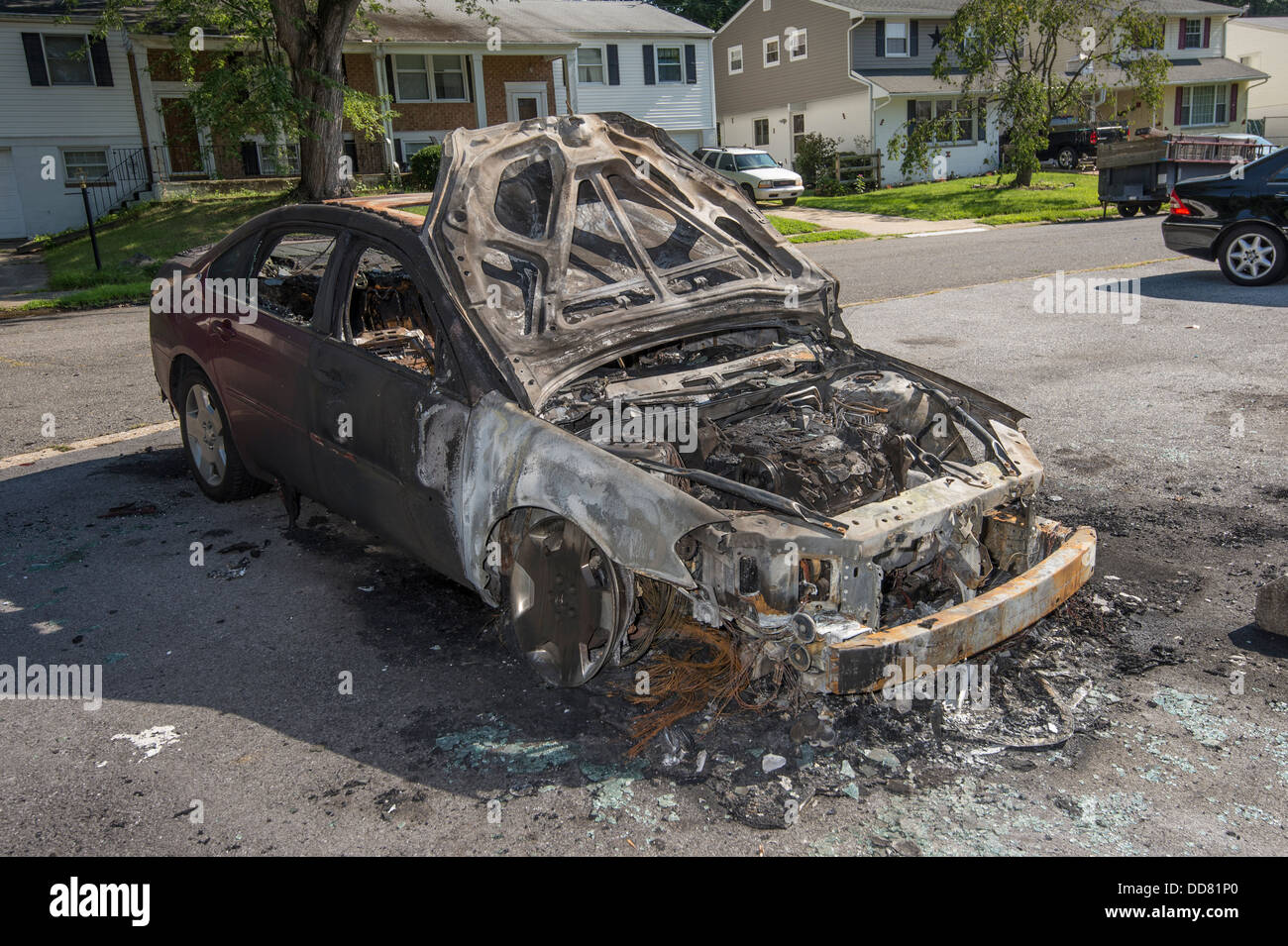 Burned out car after accident hi-res stock photography and images - Alamy