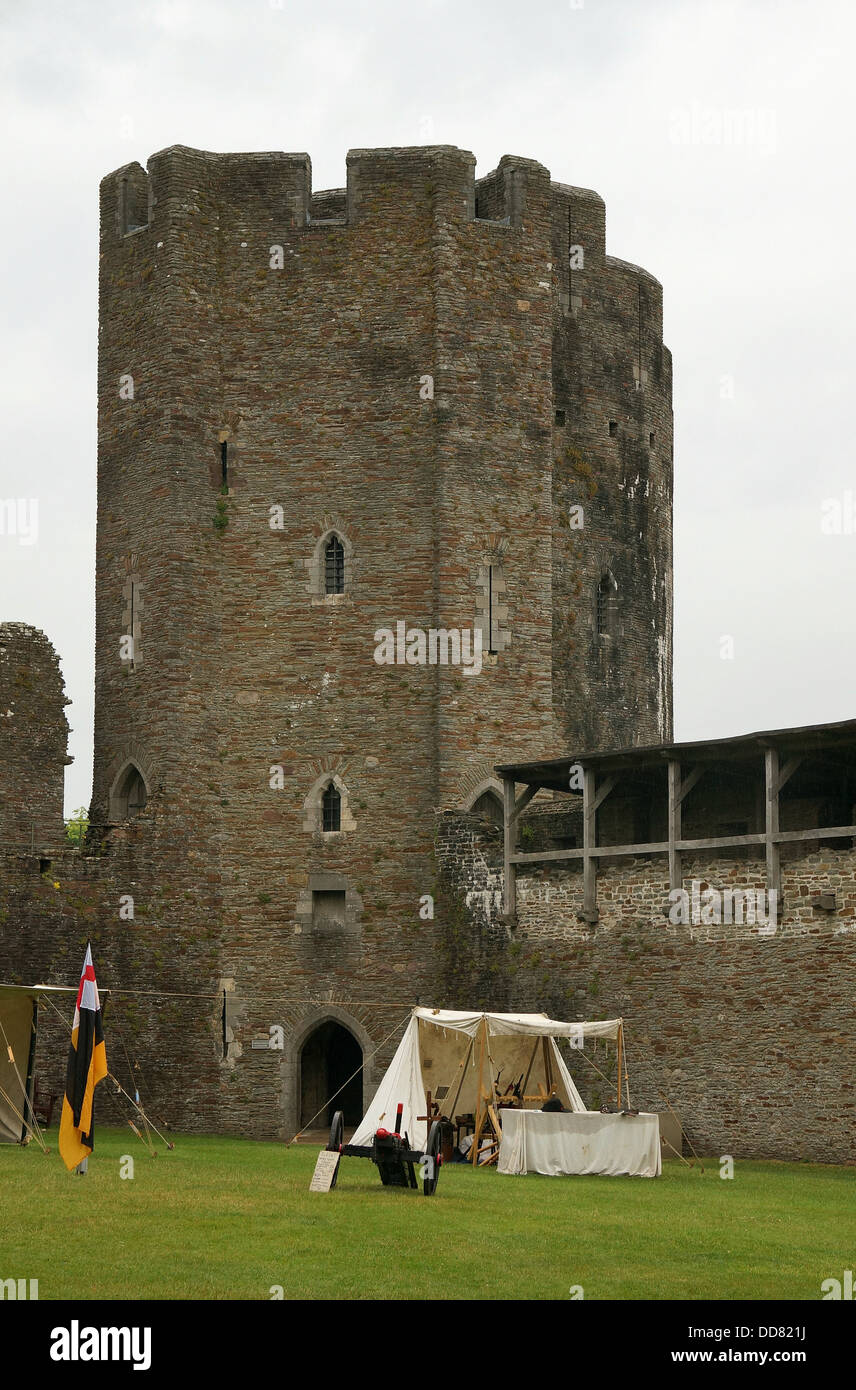 Welsh flag caerphilly castle hi-res stock photography and images - Alamy