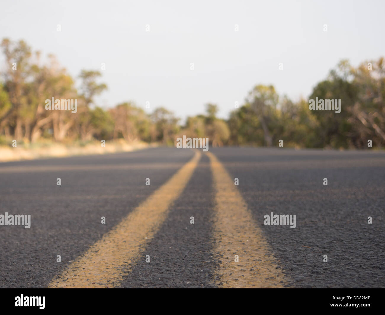 Double solid yellow line hi-res stock photography and images - Alamy