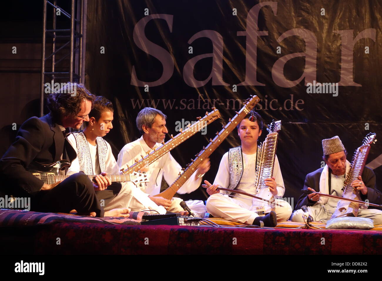 Afghan and German musicians, including students of Afghanistan National ...