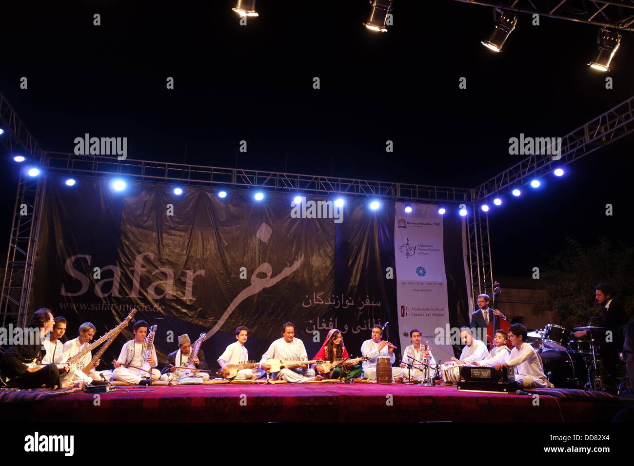 Afghan and German musicians with the students of Afghanistan National ...