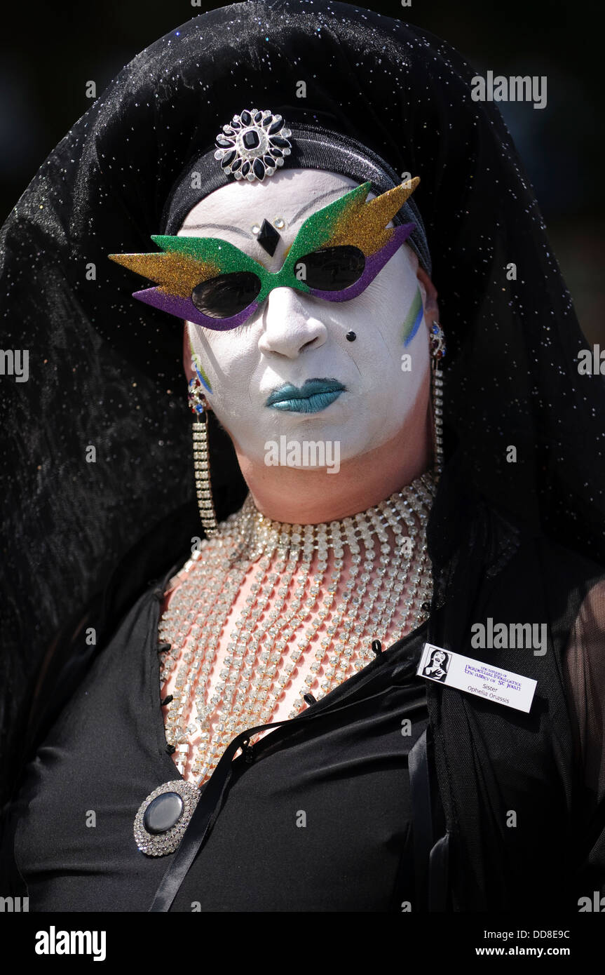 Man in drag hi-res stock photography and images - Alamy