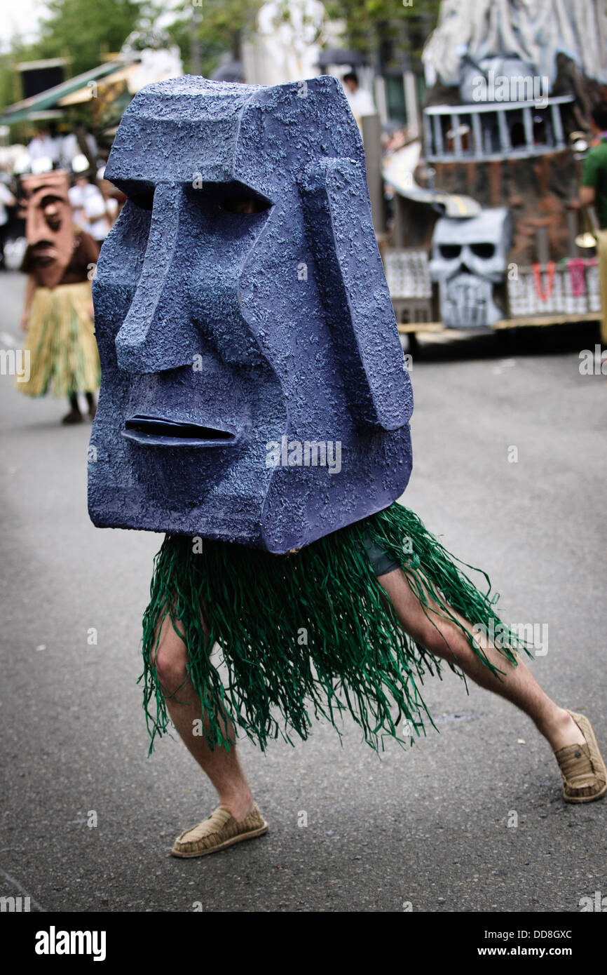 Seattle, Washington, USA. Fremont Solstice Parade. Tiki costume Stock ...