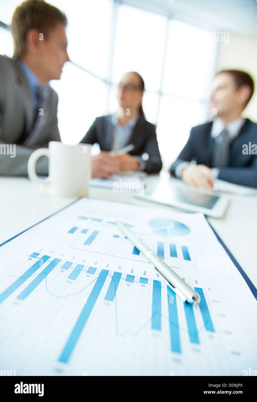 Business vertical hi-res stock photography and images - Alamy