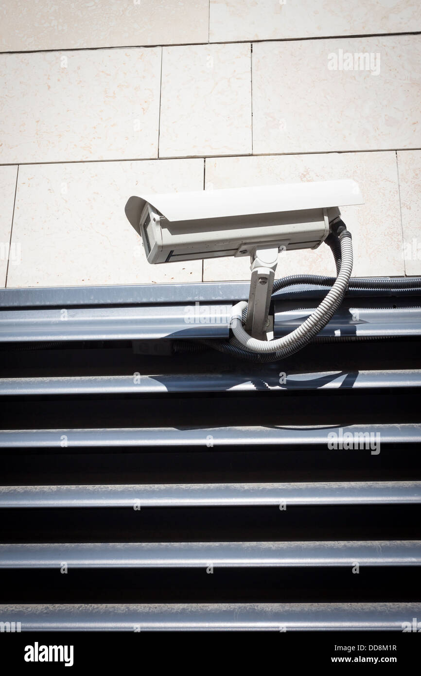 Cctv camera on side building hi-res stock photography and images - Alamy