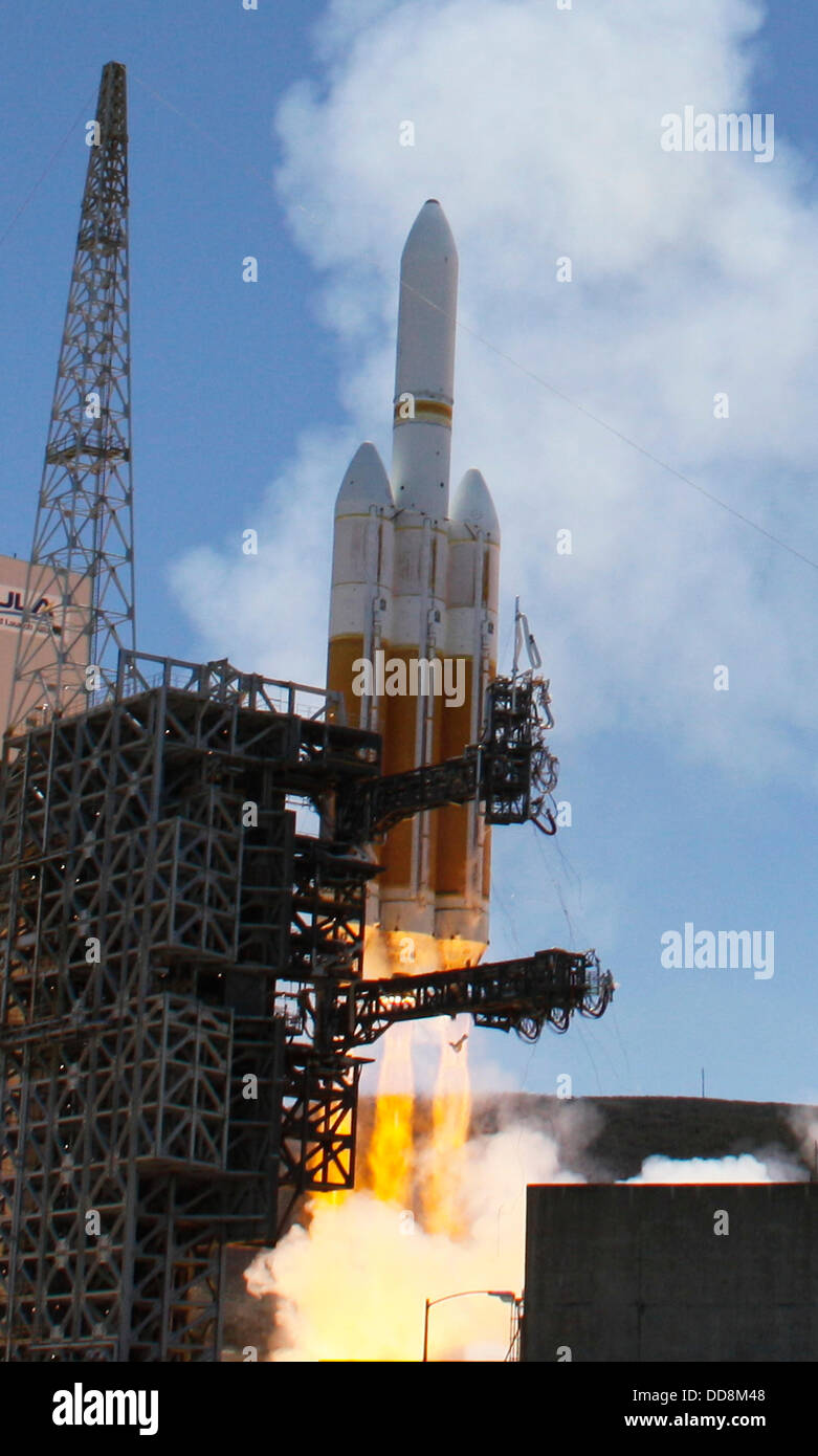Delta 4 heavy hi-res stock photography and images - Alamy