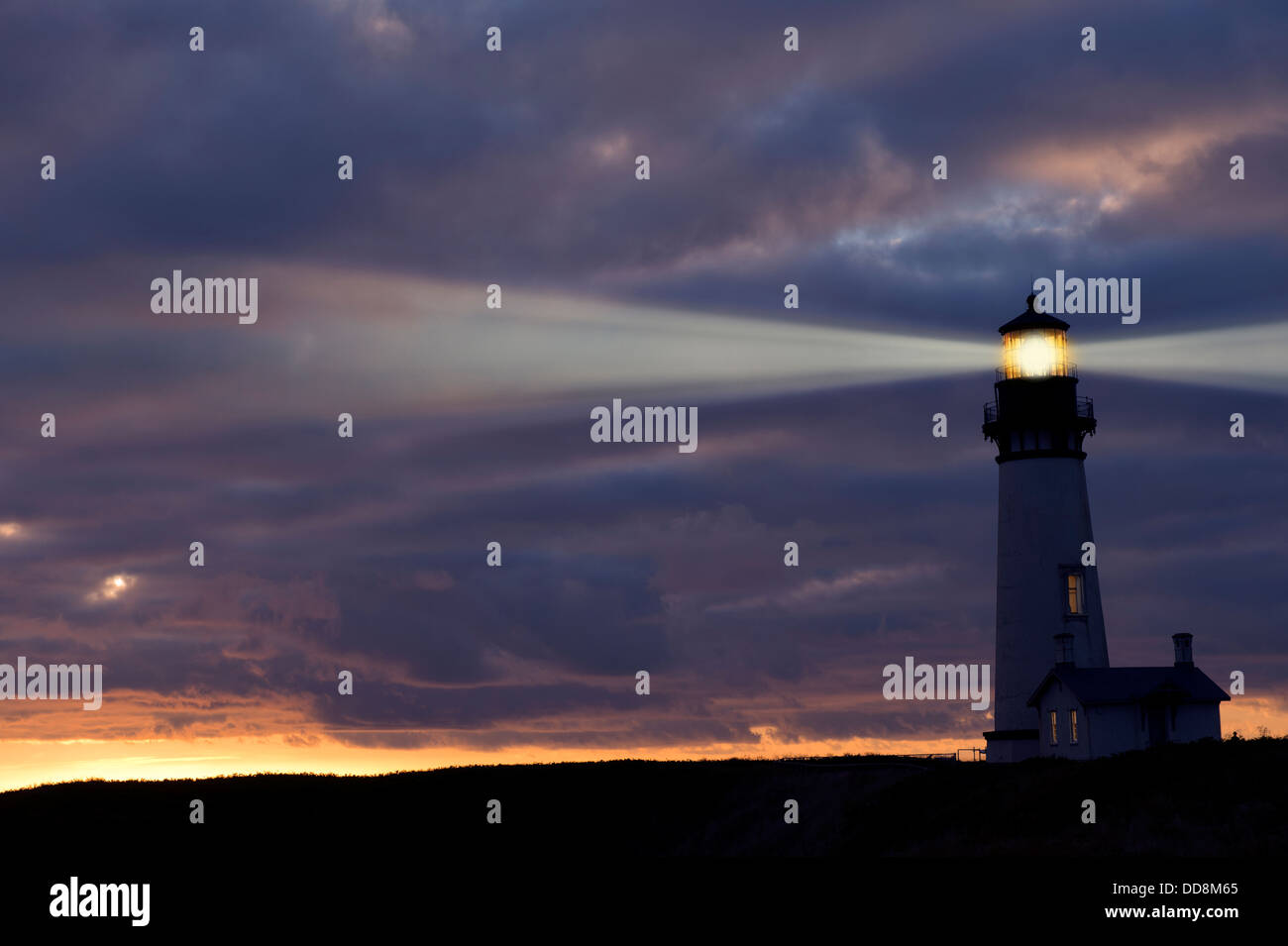 Lighthouse and cloudy sky hi-res stock photography and images - Alamy