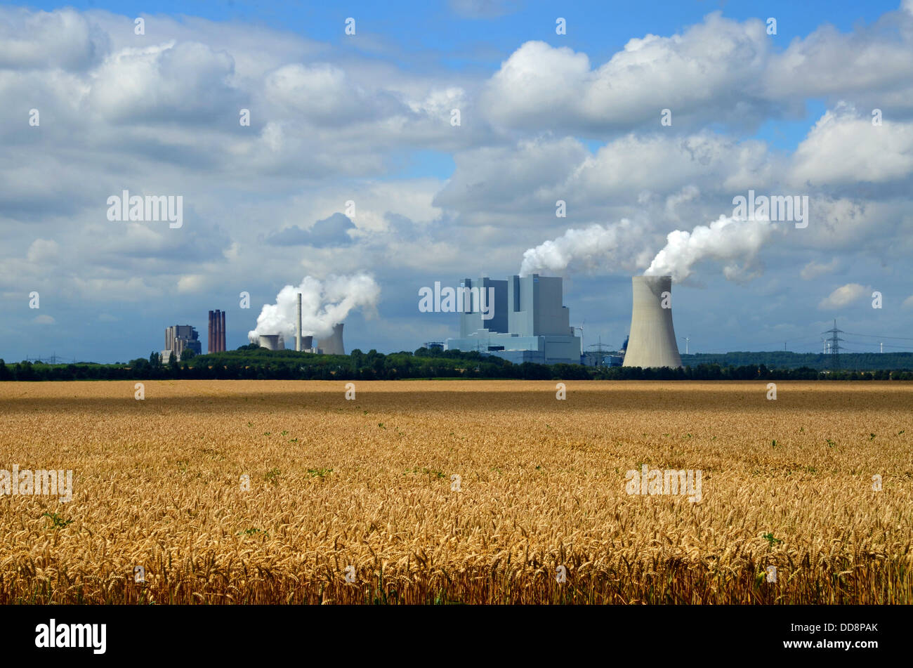 RWE brown coal power plants Neurath (l) and Neurath BoA 2&3 in ...