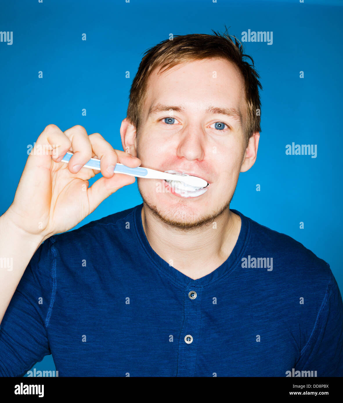 Front teeths hi-res stock photography and images - Alamy