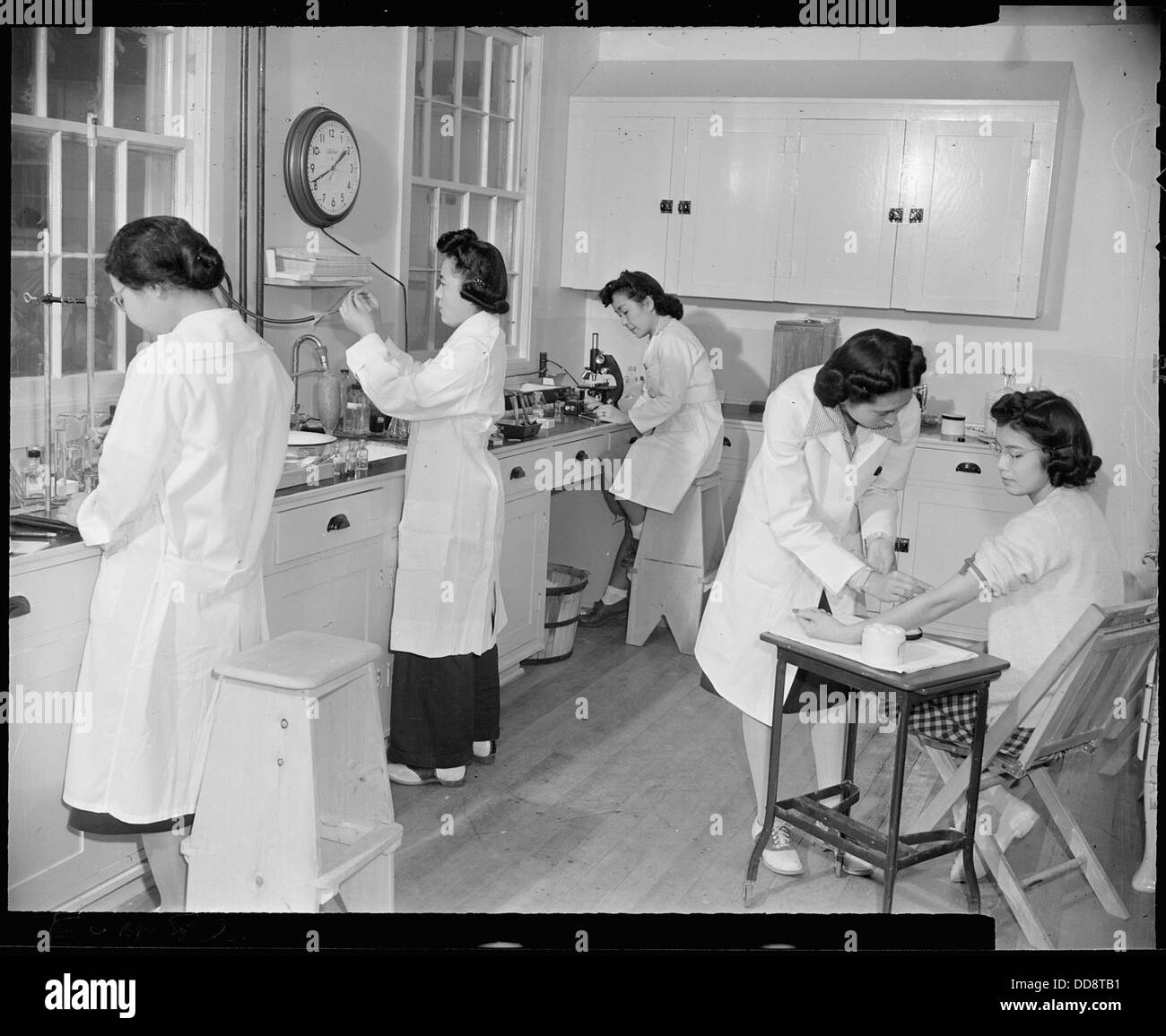 Wwii hospital staff hi-res stock photography and images - Alamy