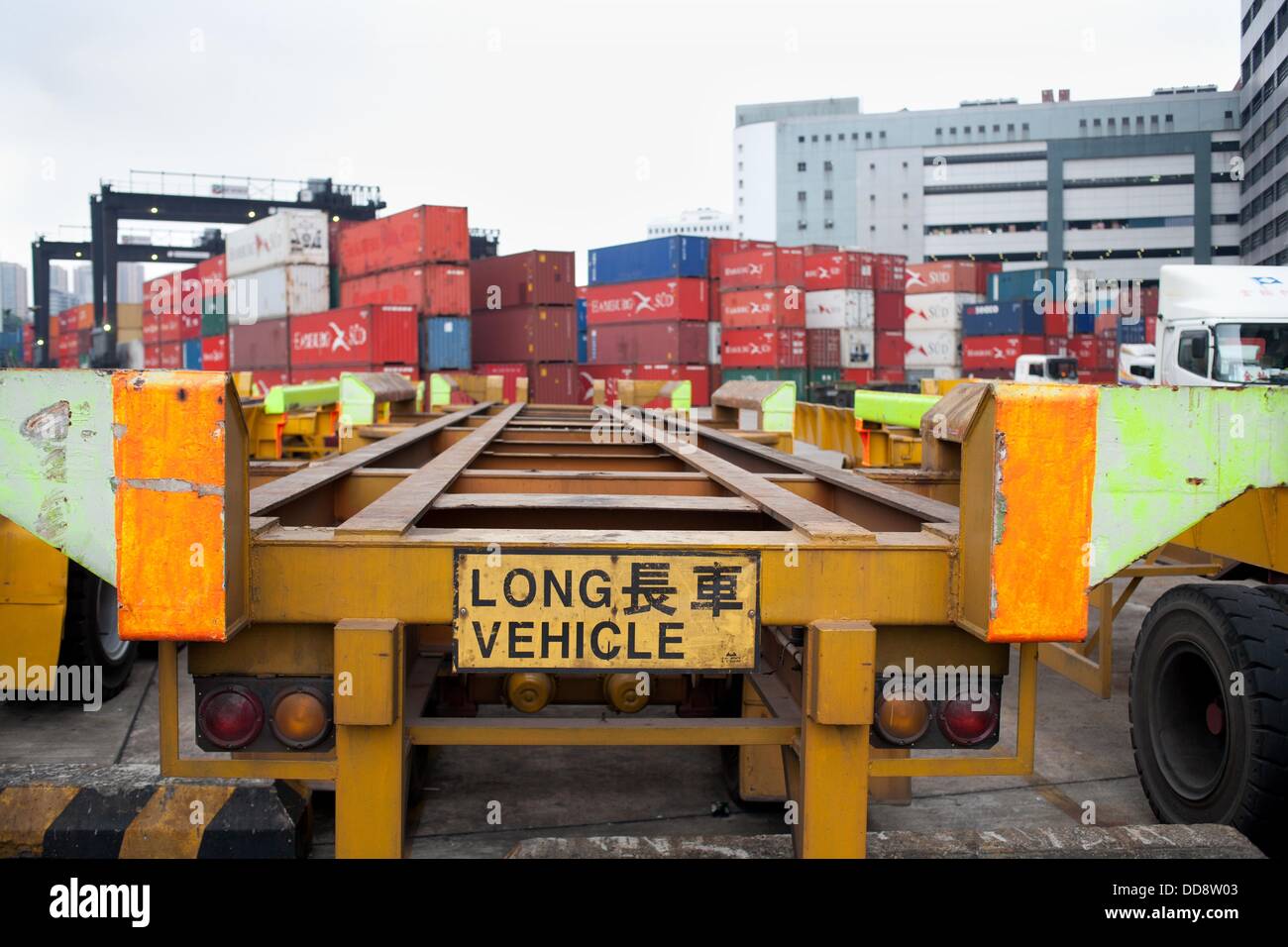 Empty trailer hi-res stock photography and images - Alamy