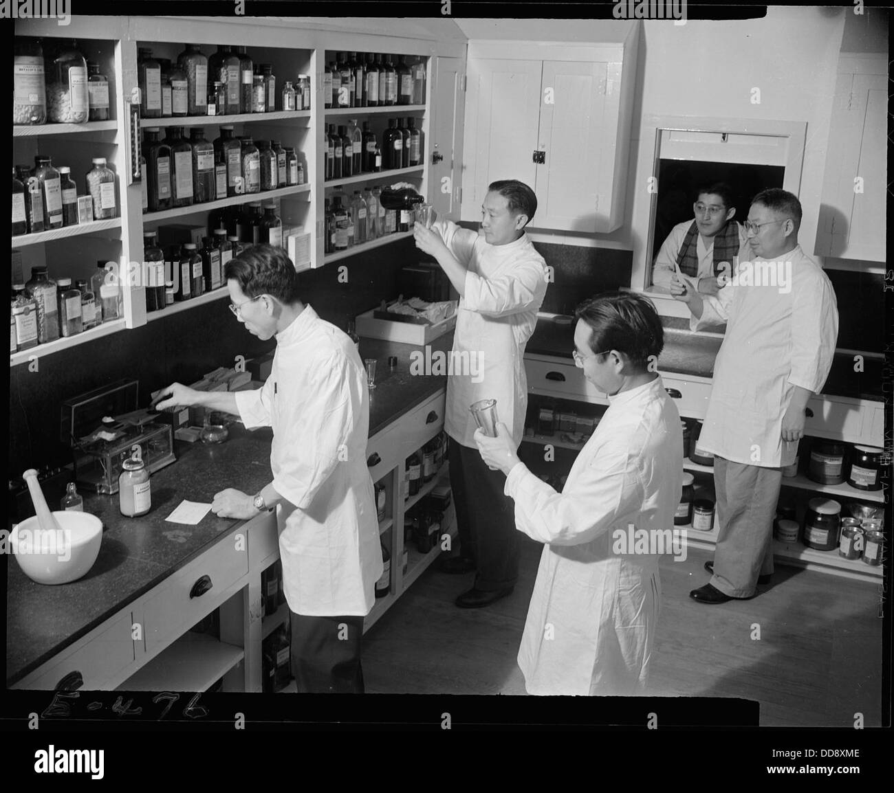 Japanese laboratory Black and White Stock Photos & Images - Alamy